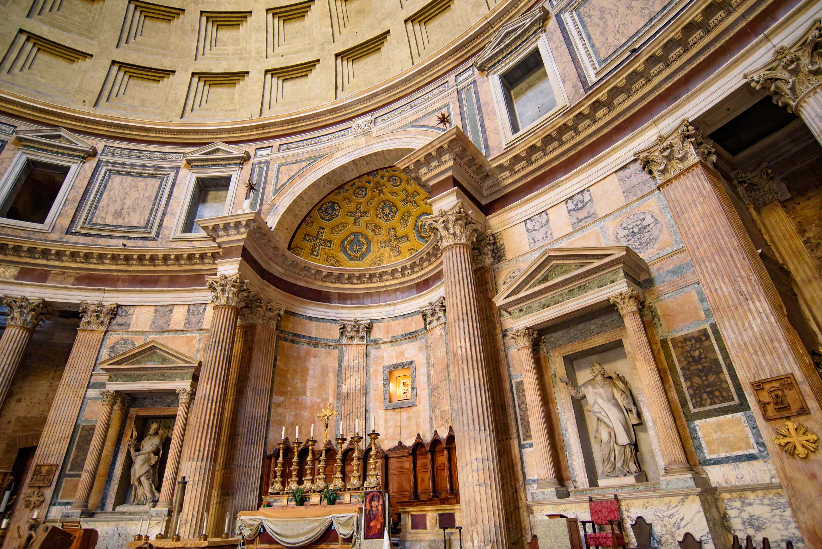Edi Pantheon In Rome