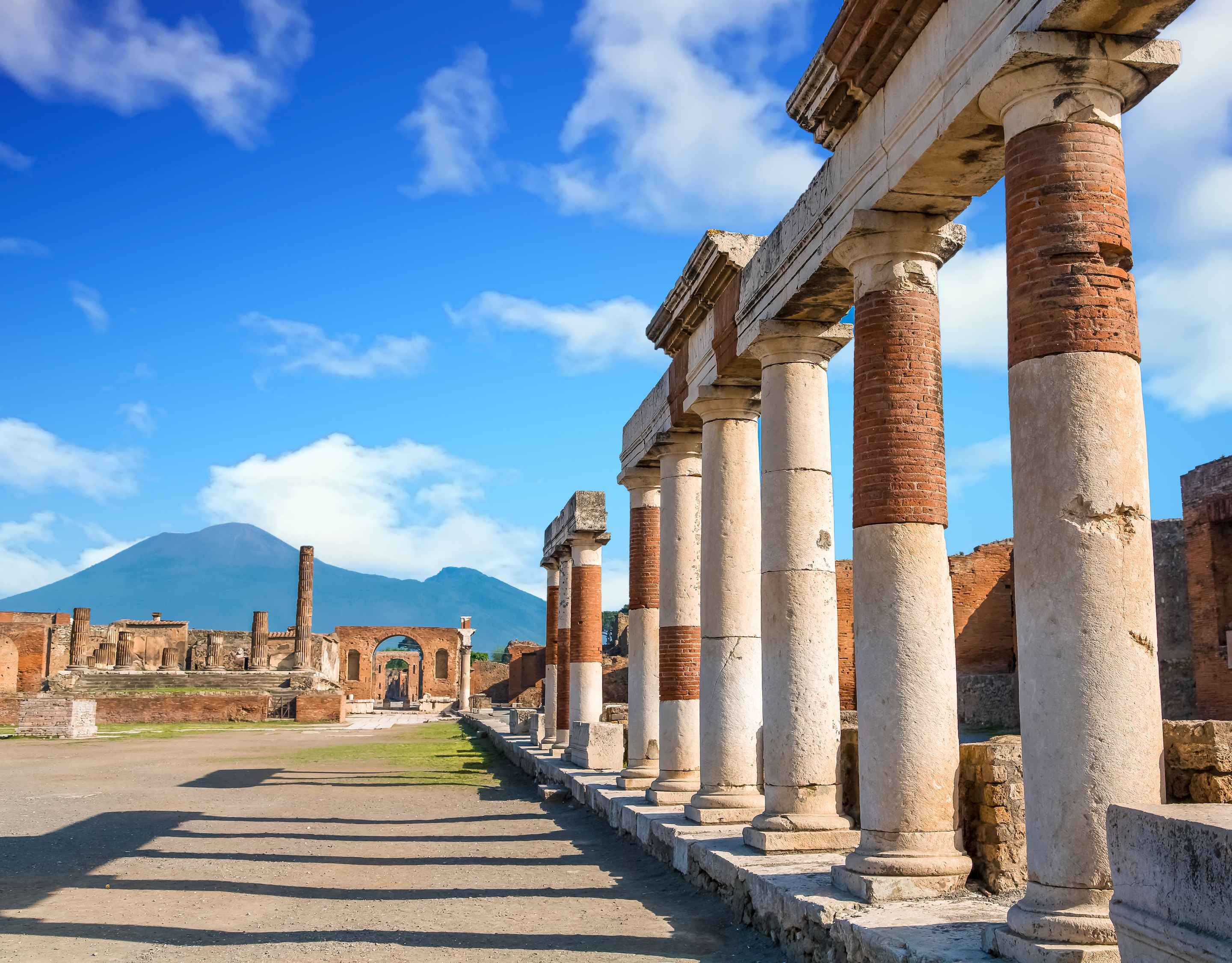 How to travel by train from Rome to Pompeii | Day trip | Trainline