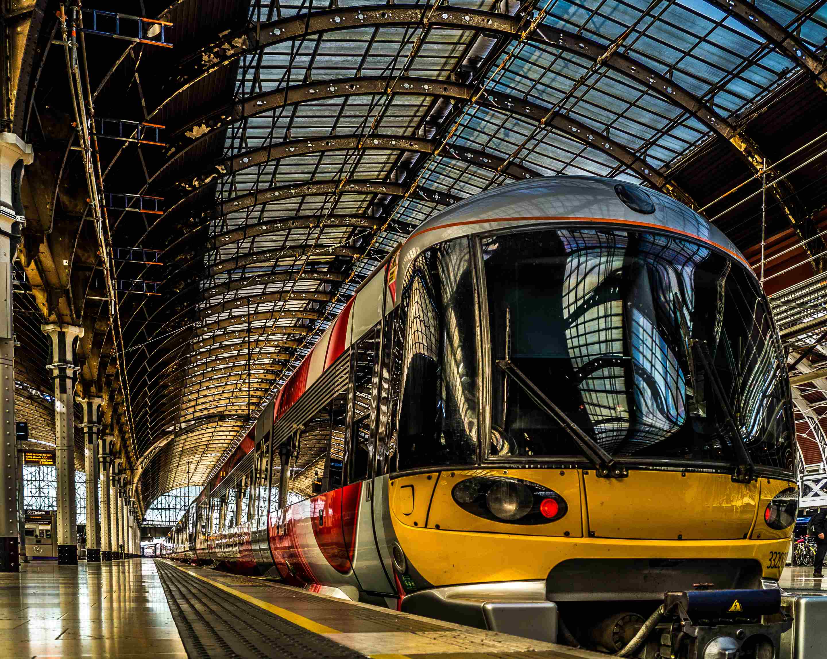 London Paddington station: guide to the historic train hub & its famous ...