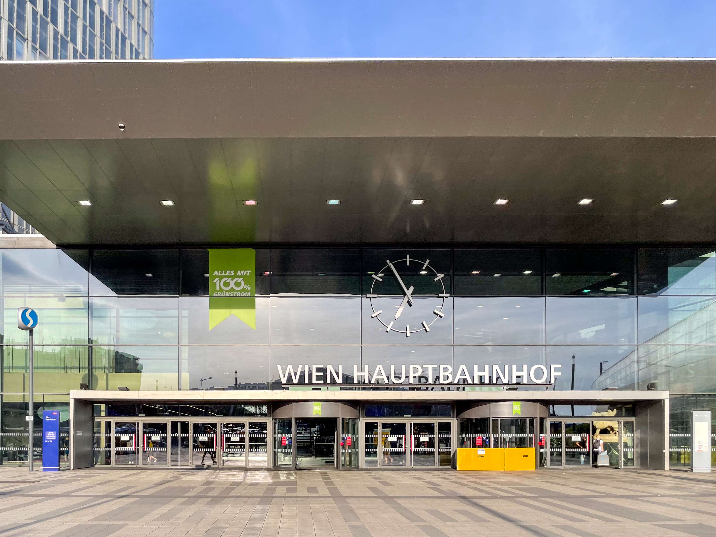 Vienna Central Station: Your guide to Vienna's main train station ...